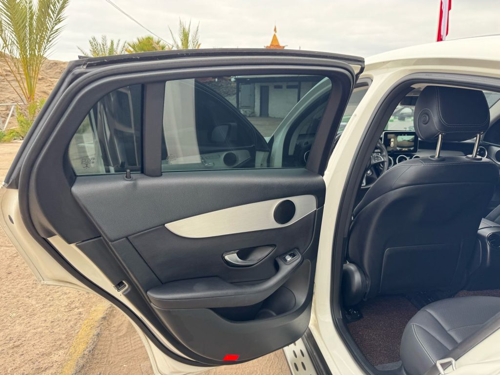 MERCEDES BENZ GLC220d 2018 – 2.2cc Turbo Diesel / 5 Pasajeros / 4matic ...